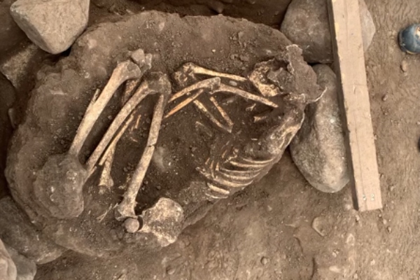 Restos humanos milenarios son encontrados en un terreno en construcción ...