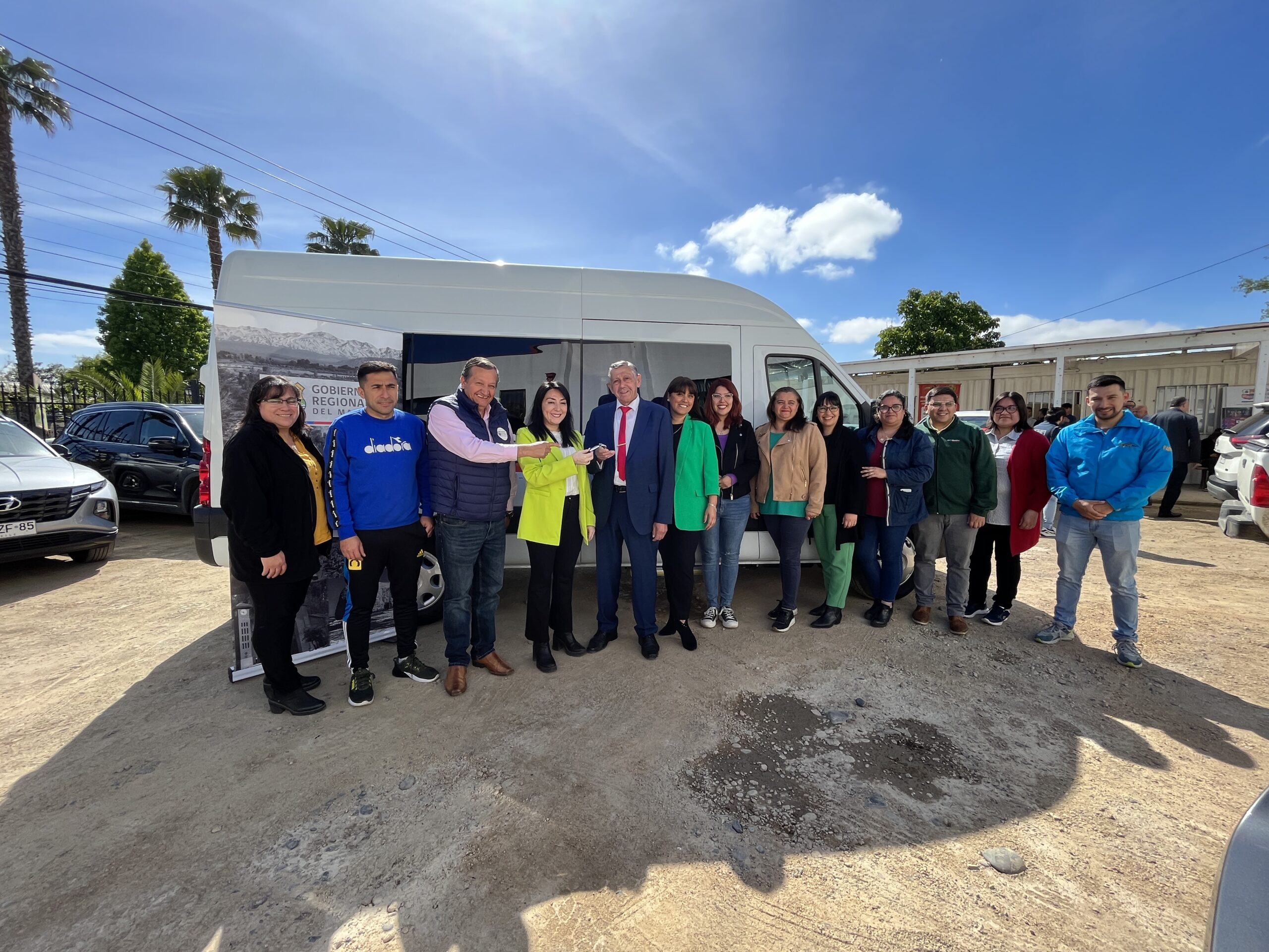Gobierno Regional del Maule hace entrega de minibús para DAEM de Rauco ...