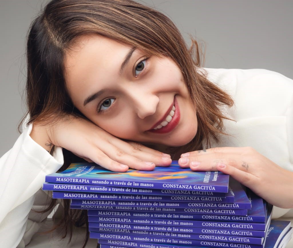 “Sanando a través de las manos”: Autora talquina lanza libro que ...