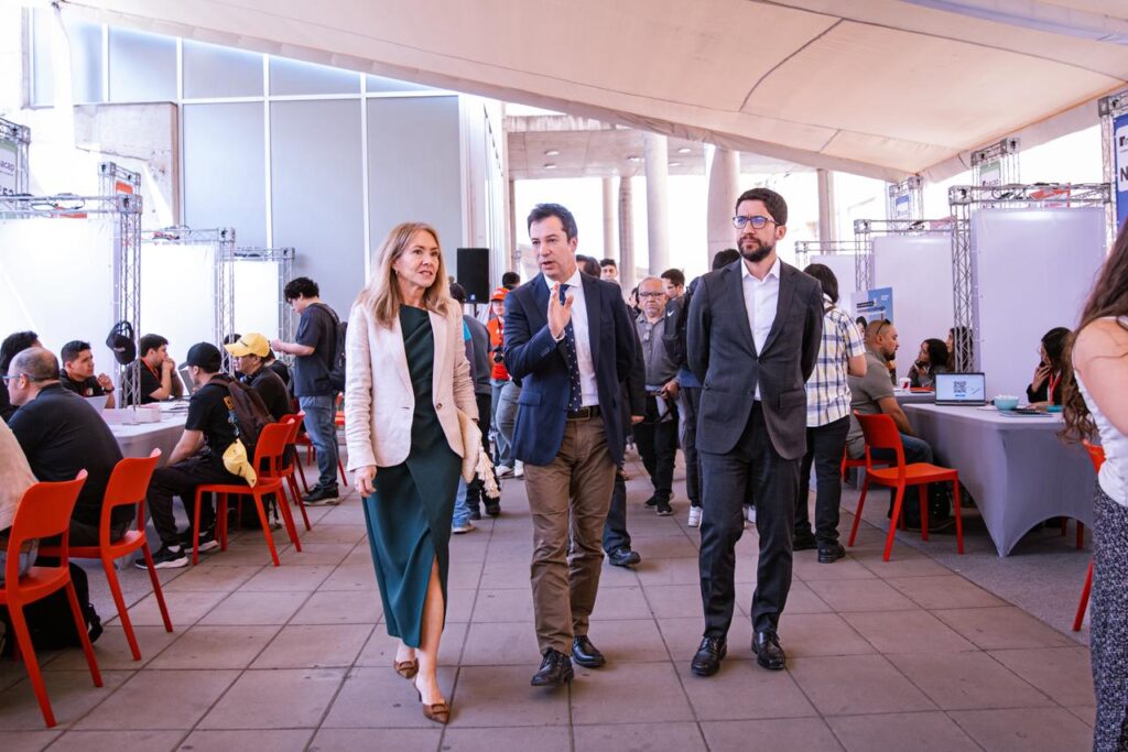 INACAP y CPC lideran feria laboral con más de 25 mil ofertas en todo ...